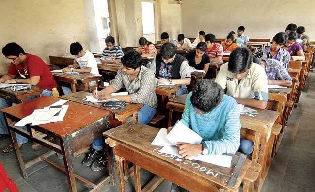 HSC Exam Hall Ticket 2022 : बारावीचे ऑनलाइन हॉलतिकीट उद्यापासून उपलब्ध ...